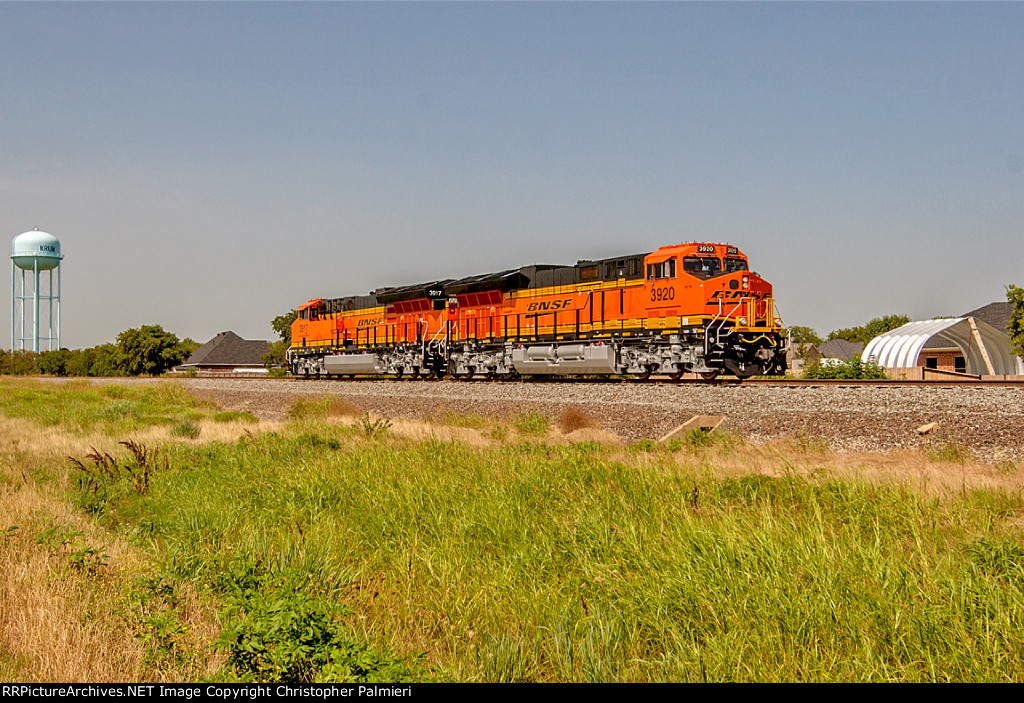 BNSF 3920 and BNSF 3917